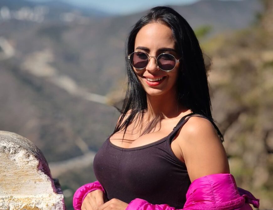 Periodista venezolana, lanza su canal de YouTube «Natalia Roca Travels ...